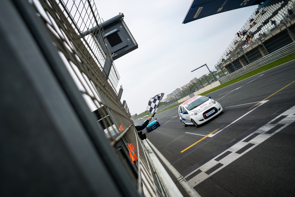 Race Experience Assen – Beginnerscursus racen op TT Circuit